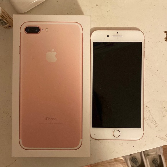 Apple | Cell Phones & Accessories | Rose Gold Iphone 7 Plus In Good ...
